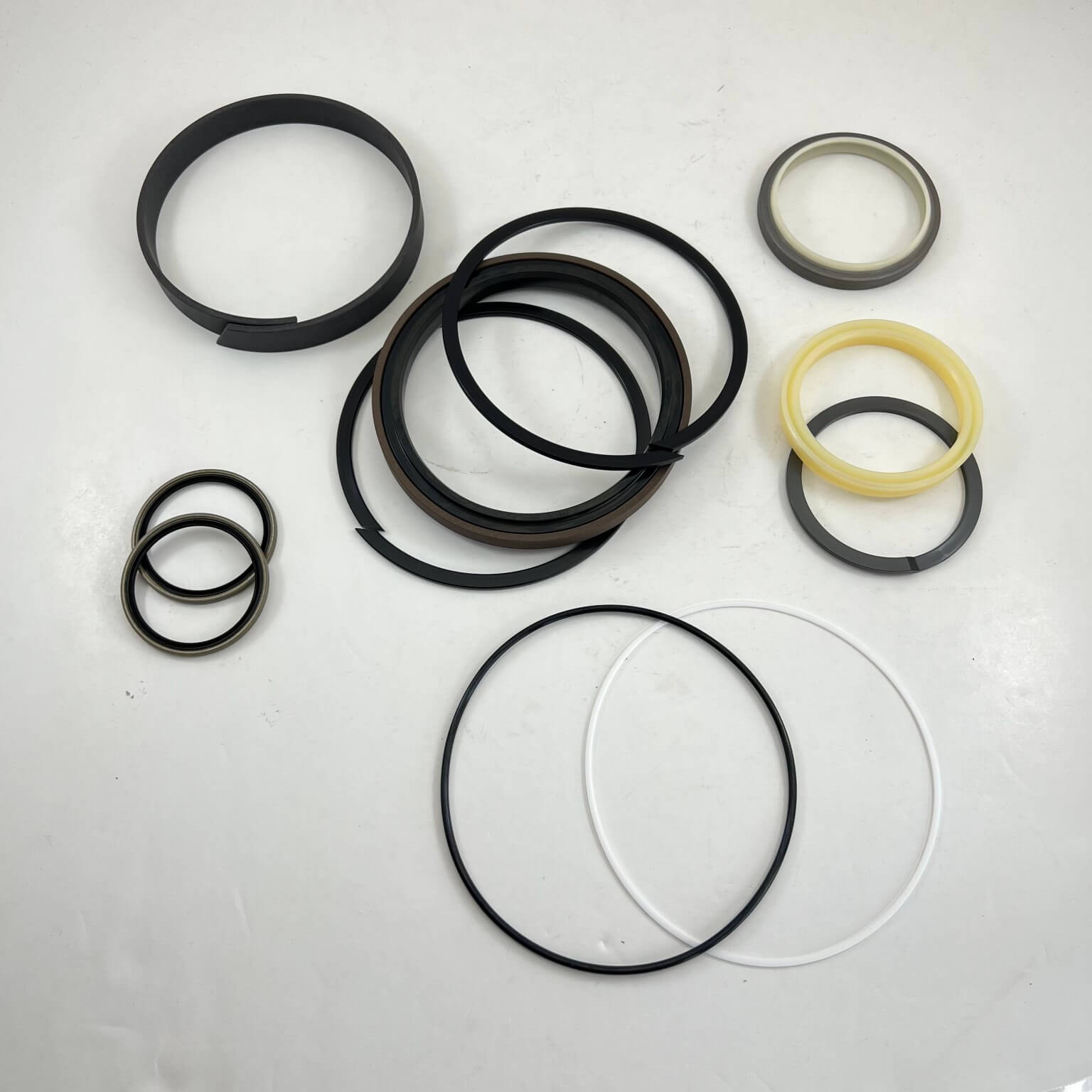 Komatsu D65P-12 Blade Tilt Cylinder Seal Kit | HW Part Store